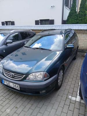 Green Toyota Avensis 2001 in Vilnius, with an engine capacity of 2.00 L and mileage of 371 thousand km for 1350 €, photo 3 on AUTOMOTO.COM.LV