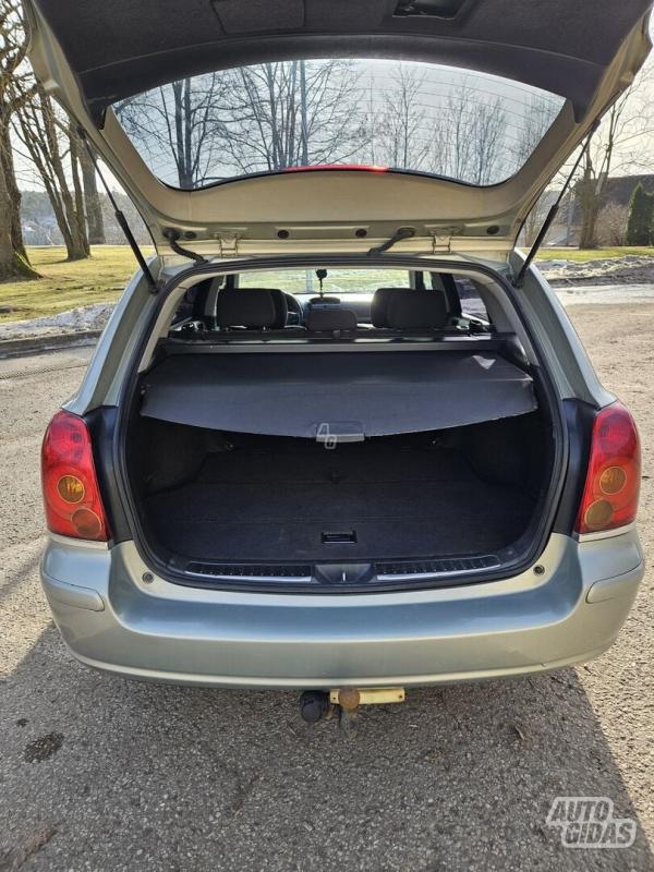 Green Toyota Avensis 2003 in Kaunas, with an engine capacity of 2.00 L and mileage of 341 thousand km for 1600 €, photo 8 on AUTOMOTO.COM.LV