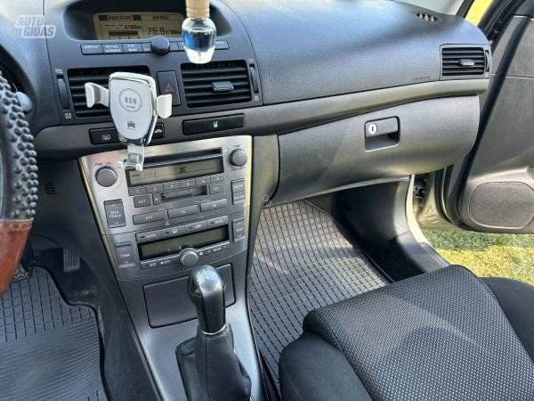 Green Toyota Avensis 2004 in Alytus, with an engine capacity of 2.00 L and mileage of 277 thousand km for 1000 €, photo 1 on AUTOMOTO.COM.LV