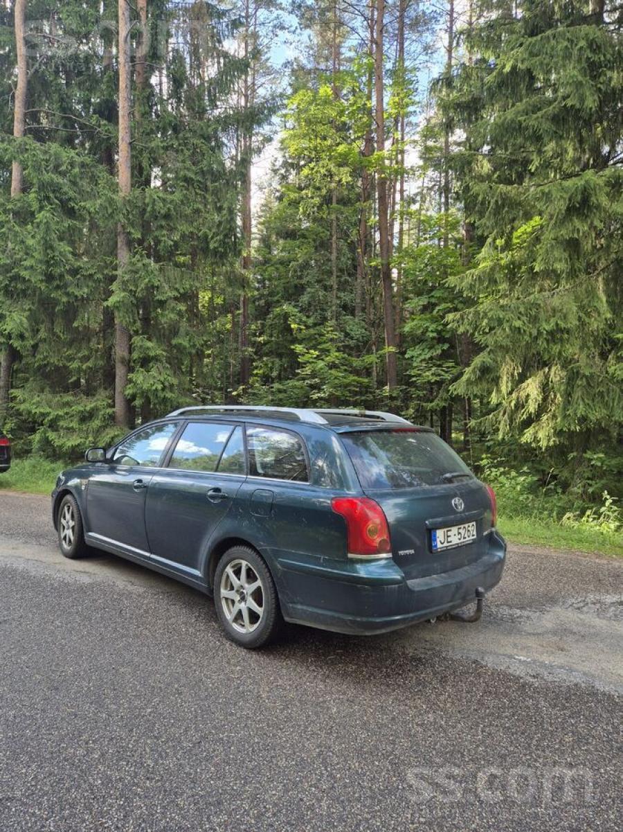 Zaļš Toyota Avensis 2004 Daugavpils, ar dzinēja tilpumu 2.00 L un nobraukumu 286 tūkst. km par 1200 €, foto 5 vietnē AUTOMOTO.COM.LV