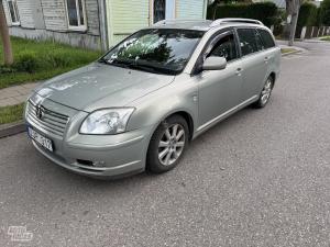 Zaļš Toyota Avensis 2004 Viļņa, ar dzinēja tilpumu 2.00 L un nobraukumu 409 tūkst. km par 1100 €, foto  vietnē AUTOMOTO.COM.LV