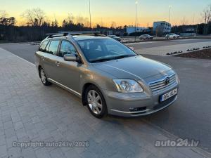 Zaļš Toyota Avensis 2005 Tallina, ar dzinēja tilpumu 1.80 L un nobraukumu 276 tūkst. km par 2500 €, foto  vietnē AUTOMOTO.COM.LV