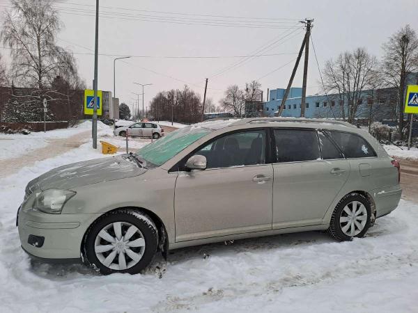 Green Toyota Avensis 2006 in Kaunas, with an engine capacity of 2.00 L and mileage of 372 thousand km for 2100 €, photo 4 on AUTOMOTO.COM.LV