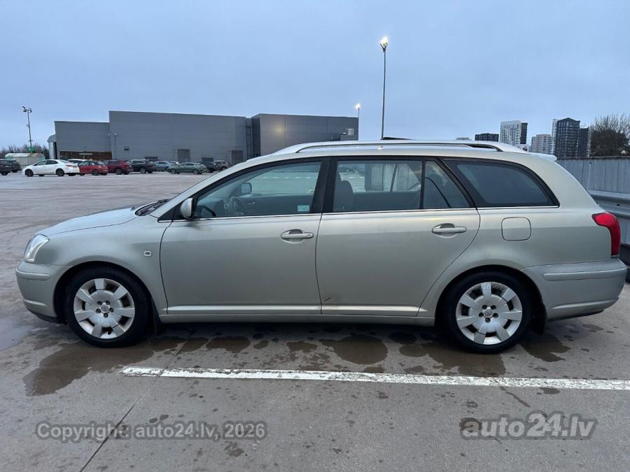 Green Toyota Avensis 2006 in Tallinn, with an engine capacity of 1.80 L and mileage of 284 thousand km for 2699 €, photo 5 on AUTOMOTO.COM.LV