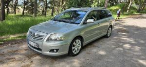 Zaļš Toyota Avensis 2006 Viļņa, ar dzinēja tilpumu 1.79 L un nobraukumu 240 tūkst. km par 1750 €, foto  vietnē AUTOMOTO.COM.LV