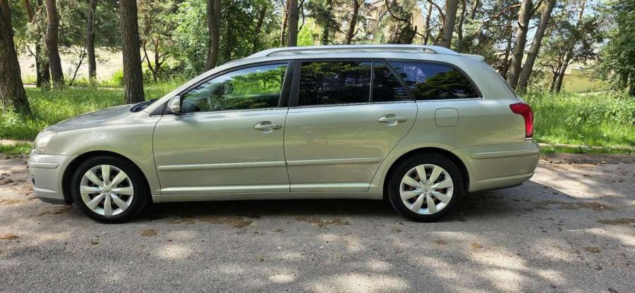 Zaļš Toyota Avensis 2006 Viļņa, ar dzinēja tilpumu 1.79 L un nobraukumu 240 tūkst. km par 1750 €, foto 9 vietnē AUTOMOTO.COM.LV