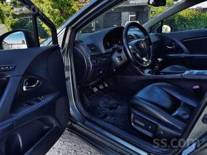 Green Toyota Avensis 2009 in Riga, with an engine capacity of 2.20 L and mileage of 327 thousand km for 1400 €, photo 6 on AUTOMOTO.COM.LV