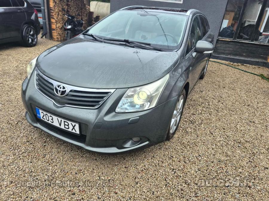 Green Toyota Avensis 2010 in Saku, with an engine capacity of 2.20 L and mileage of 300 thousand km for 3999 €, photo 4 on AUTOMOTO.COM.LV