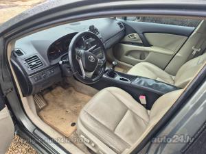 Green Toyota Avensis 2010 in Saku, with an engine capacity of 2.20 L and mileage of 300 thousand km for 3999 €, photo 6 on AUTOMOTO.COM.LV