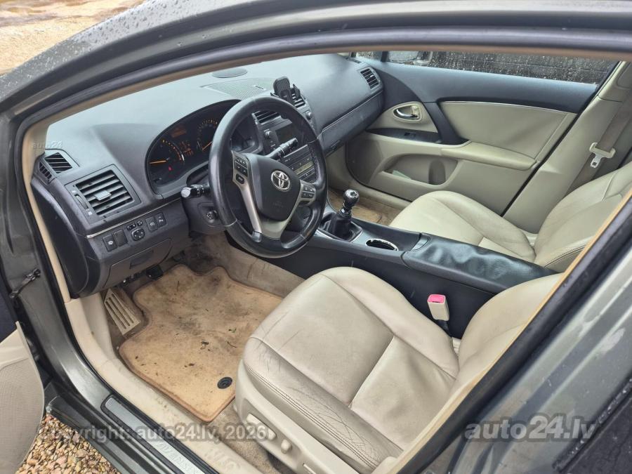 Green Toyota Avensis 2010 in Saku, with an engine capacity of 2.20 L and mileage of 300 thousand km for 3999 €, photo 6 on AUTOMOTO.COM.LV
