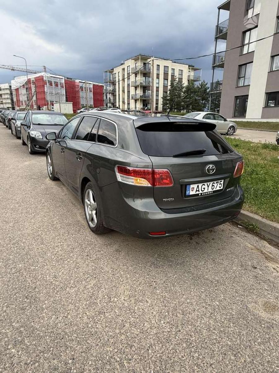 Зеленый Тойота Авенсис 2010 в Вильнюс, объемом двигателя 2.23 л и пробегом 280 тыс. км за 2000 €, фото 5 на AUTOMOTO.COM.LV