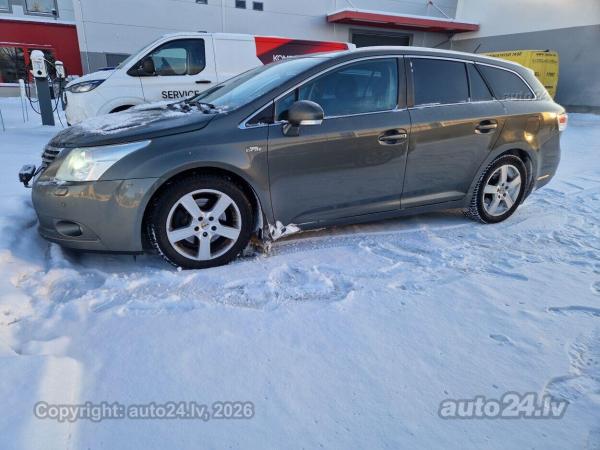Zaļš Toyota Avensis 2011 Tallina, ar dzinēja tilpumu 2.20 L un nobraukumu 312 tūkst. km par 4900 €, foto 2 vietnē AUTOMOTO.COM.LV