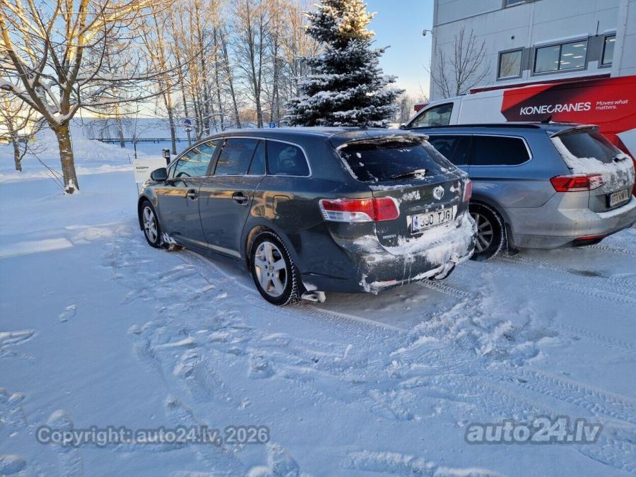 Zaļš Toyota Avensis 2011 Tallina, ar dzinēja tilpumu 2.20 L un nobraukumu 312 tūkst. km par 4900 €, foto 4 vietnē AUTOMOTO.COM.LV