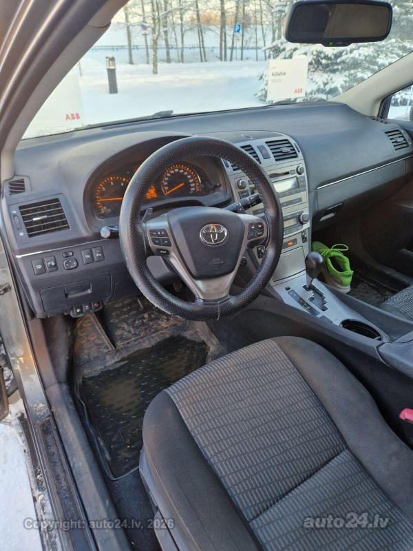 Zaļš Toyota Avensis 2011 Tallina, ar dzinēja tilpumu 2.20 L un nobraukumu 312 tūkst. km par 4900 €, foto 6 vietnē AUTOMOTO.COM.LV