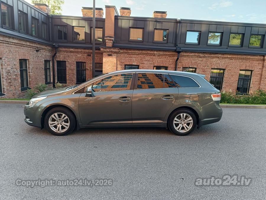 Zaļš Toyota Avensis 2011 Tallina, ar dzinēja tilpumu 2.00 L un nobraukumu 207 tūkst. km par 4990 €, foto 3 vietnē AUTOMOTO.COM.LV