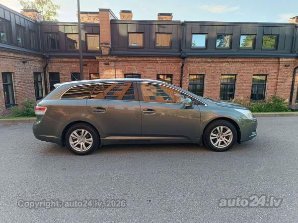Green Toyota Avensis 2011 in Tallinn, with an engine capacity of 2.00 L and mileage of 207 thousand km for 4990 €, photo 5 on AUTOMOTO.COM.LV