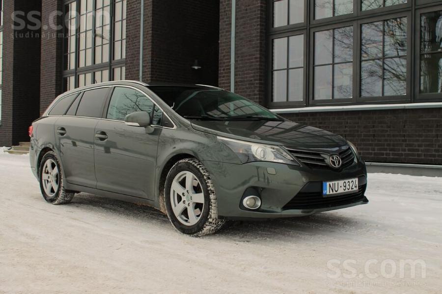 Green Toyota Avensis 2012 in Riga, with an engine capacity of 2.20 L and mileage of 277 thousand km for 5500 €, photo 1 on AUTOMOTO.COM.LV
