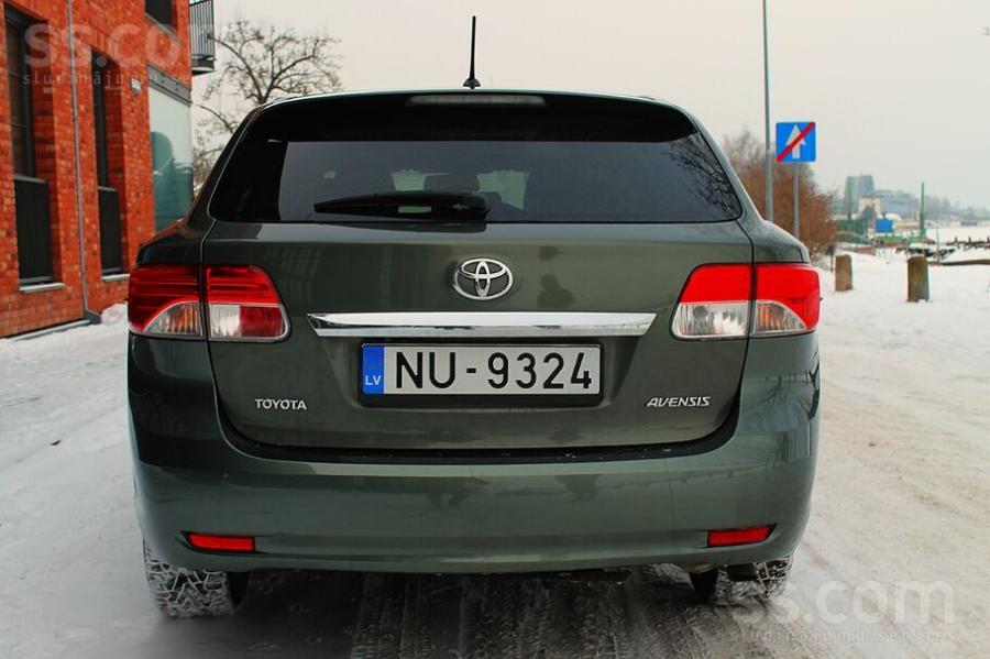 Green Toyota Avensis 2012 in Riga, with an engine capacity of 2.20 L and mileage of 277 thousand km for 5500 €, photo 7 on AUTOMOTO.COM.LV