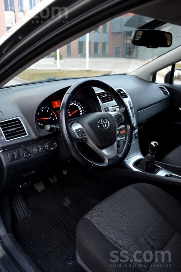 Green Toyota Avensis 2012 in Dobele, with an engine capacity of 2.00 L and mileage of 269 thousand km for 6250 €, photo 5 on AUTOMOTO.COM.LV