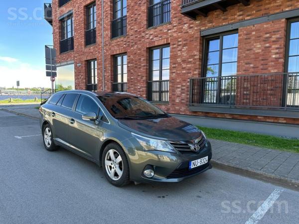 Zaļš Toyota Avensis 2012 Rīga, ar dzinēja tilpumu 2.20 L un nobraukumu 277 tūkst. km par 4900 €, foto 1 vietnē AUTOMOTO.COM.LV
