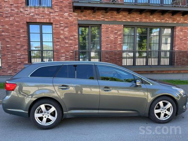 Zaļš Toyota Avensis 2012 Rīga, ar dzinēja tilpumu 2.20 L un nobraukumu 277 tūkst. km par 4900 €, foto 2 vietnē AUTOMOTO.COM.LV