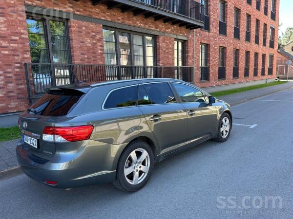 Zaļš Toyota Avensis 2012 Rīga, ar dzinēja tilpumu 2.20 L un nobraukumu 277 tūkst. km par 4900 €, foto 3 vietnē AUTOMOTO.COM.LV