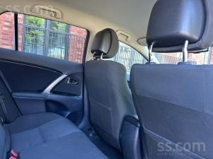 Zaļš Toyota Avensis 2012 Rīga, ar dzinēja tilpumu 2.20 L un nobraukumu 277 tūkst. km par 4900 €, foto 10 vietnē AUTOMOTO.COM.LV