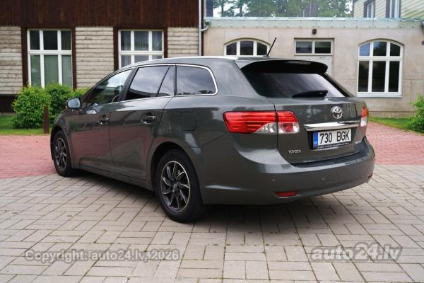 Green Toyota Avensis 2012 in Tartu, with an engine capacity of 1.80 L and mileage of 222 thousand km for 7450 €, photo 4 on AUTOMOTO.COM.LV