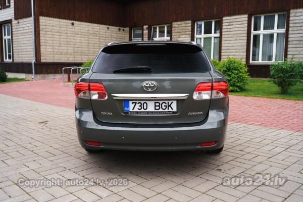 Green Toyota Avensis 2012 in Tartu, with an engine capacity of 1.80 L and mileage of 222 thousand km for 7450 €, photo 5 on AUTOMOTO.COM.LV