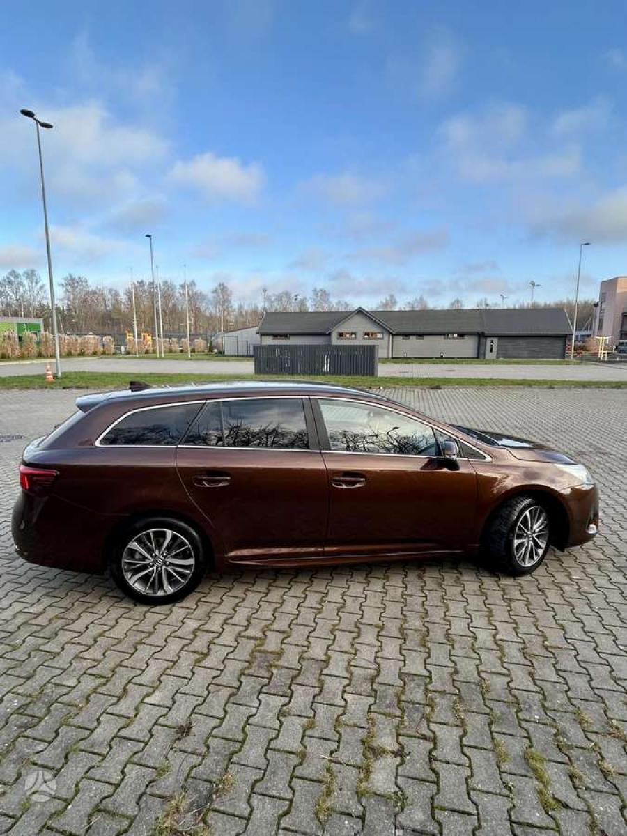 Green Toyota Avensis 2016 in Klaipeda, with an engine capacity of 1.99 L and mileage of 145 thousand km for 11999 €, photo 10 on AUTOMOTO.COM.LV