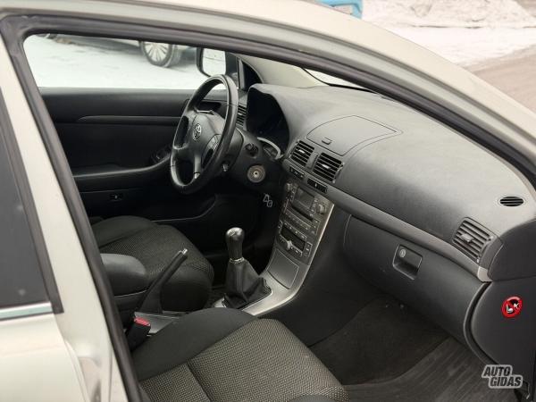 Pelēks Toyota Avensis 2008 Viļņa, ar dzinēja tilpumu 2.00 L un nobraukumu 324 tūkst. km par 1990 €, foto 10 vietnē AUTOMOTO.COM.LV