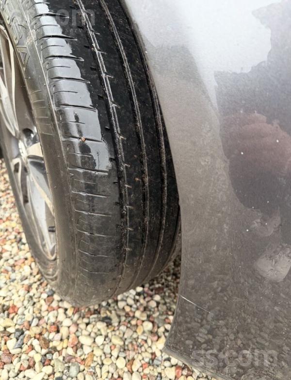 Grey Toyota Avensis 2013 in Talsi, with an engine capacity of 2.00 L and mileage of 695 thousand km for 1800 €, photo 3 on AUTOMOTO.COM.LV