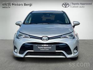 Pelēks Toyota Avensis 2017 Rīga, ar dzinēja tilpumu 2.00 L un nobraukumu 168 tūkst. km par 11990 €, foto 5 vietnē AUTOMOTO.COM.LV