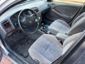 Серый Тойота Авенсис 1999 в Клайпеда, объемом двигателя 1.98 л и пробегом 350 тыс. км за 1200 €, фото 5 на AUTOMOTO.COM.LV