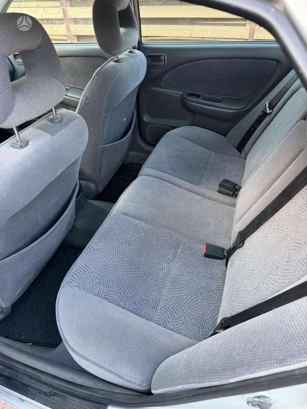 Pelēks Toyota Avensis 1999 Klaipėda, ar dzinēja tilpumu 1.98 L un nobraukumu 350 tūkst. km par 1200 €, foto 5 vietnē AUTOMOTO.COM.LV