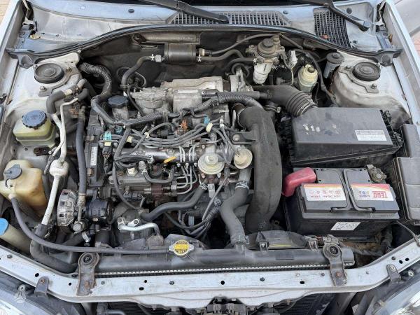 Pelēks Toyota Avensis 1999 Klaipėda, ar dzinēja tilpumu 1.98 L un nobraukumu 350 tūkst. km par 1200 €, foto 7 vietnē AUTOMOTO.COM.LV
