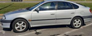 Grey Toyota Avensis 1999 in Vilnius, with an engine capacity of 1.98 L and mileage of 251 thousand km for 1300 €, photo 3 on AUTOMOTO.COM.LV
