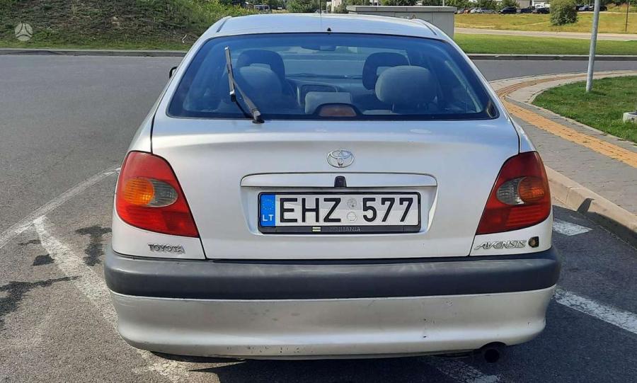 Grey Toyota Avensis 1999 in Vilnius, with an engine capacity of 1.98 L and mileage of 251 thousand km for 1300 €, photo 6 on AUTOMOTO.COM.LV