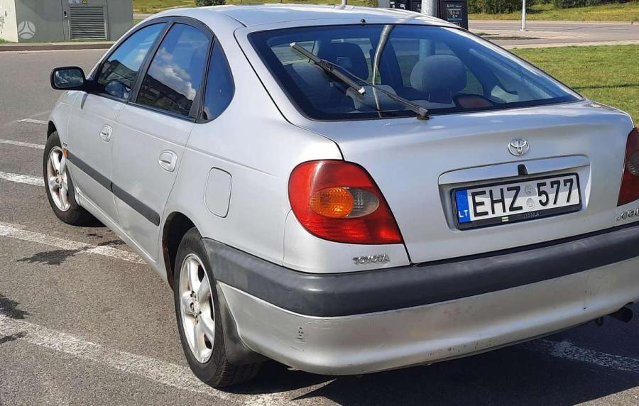Grey Toyota Avensis 1999 in Vilnius, with an engine capacity of 1.98 L and mileage of 251 thousand km for 1300 €, photo 7 on AUTOMOTO.COM.LV