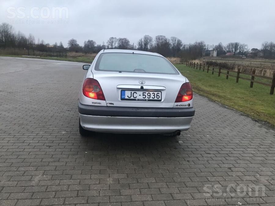 Grey Toyota Avensis 2000 in Valmiera, with an engine capacity of 2.00 L and mileage of 231 thousand km for 950 €, photo 4 on AUTOMOTO.COM.LV
