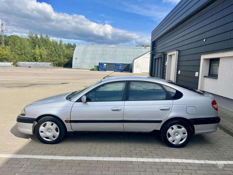 Серый Тойота Авенсис 2000 в Каунас, объемом двигателя 2.00 л и пробегом 348 тыс. км за 999 €, фото 6 на AUTOMOTO.COM.LV