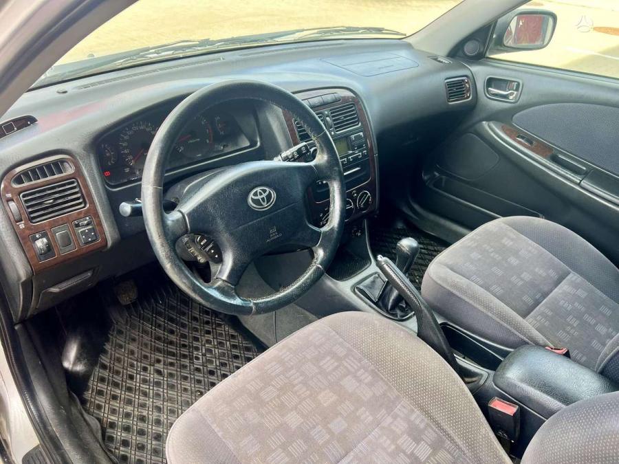 Серый Тойота Авенсис 2000 в Каунас, объемом двигателя 2.00 л и пробегом 348 тыс. км за 999 €, фото 14 на AUTOMOTO.COM.LV