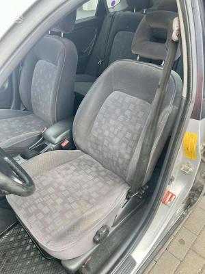 Серый Тойота Авенсис 2000 в Каунас, объемом двигателя 2.00 л и пробегом 348 тыс. км за 999 €, фото 17 на AUTOMOTO.COM.LV