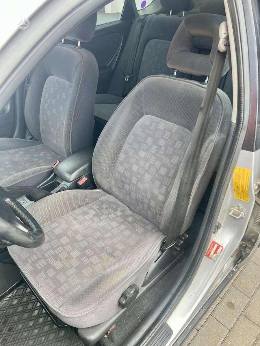Серый Тойота Авенсис 2000 в Каунас, объемом двигателя 2.00 л и пробегом 348 тыс. км за 999 €, фото 17 на AUTOMOTO.COM.LV