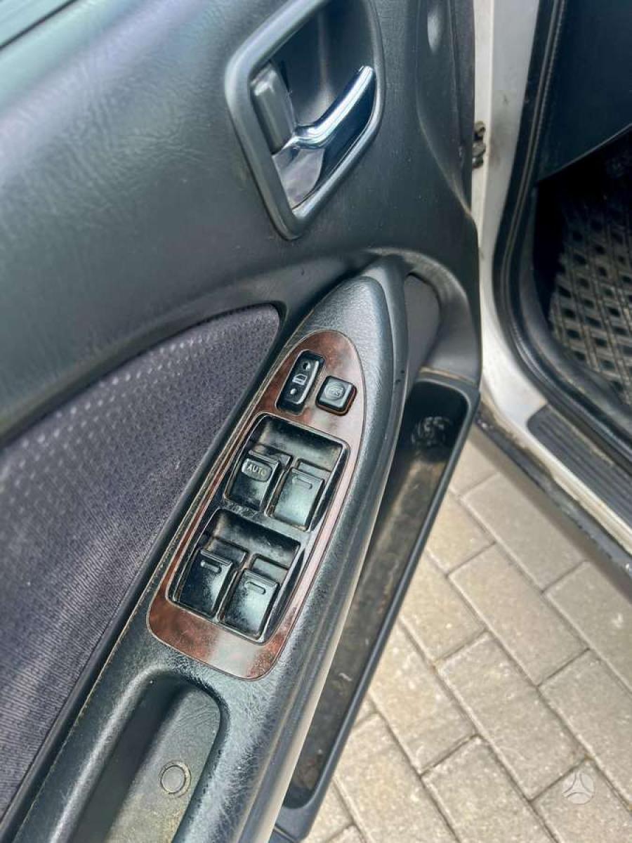 Серый Тойота Авенсис 2000 в Каунас, объемом двигателя 2.00 л и пробегом 348 тыс. км за 999 €, фото 26 на AUTOMOTO.COM.LV