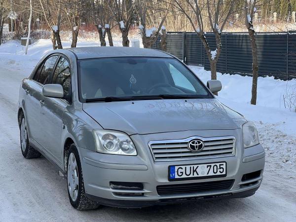 Pelēks Toyota Avensis 2003 Klaipėda, ar dzinēja tilpumu 2.00 L un nobraukumu 391 tūkst. km par 1250 €, foto 2 vietnē AUTOMOTO.COM.LV