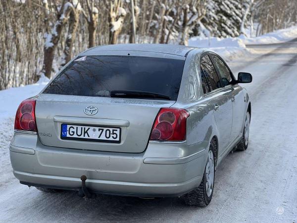 Pelēks Toyota Avensis 2003 Klaipėda, ar dzinēja tilpumu 2.00 L un nobraukumu 391 tūkst. km par 1250 €, foto 3 vietnē AUTOMOTO.COM.LV