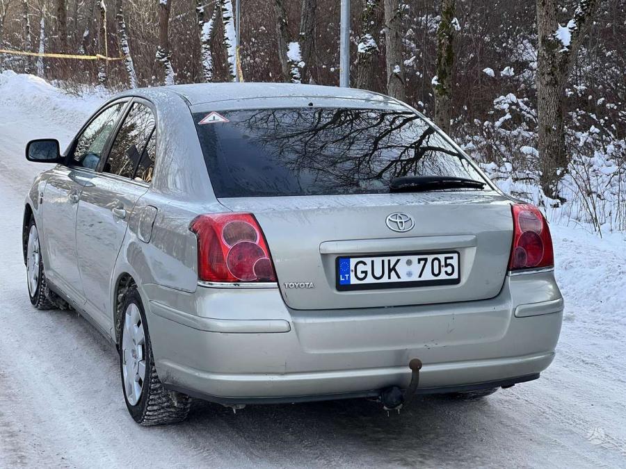 Grey Toyota Avensis 2003 in Klaipeda, with an engine capacity of 2.00 L and mileage of 391 thousand km for 1250 €, photo 5 on AUTOMOTO.COM.LV