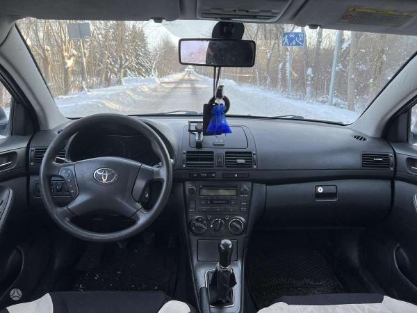 Pelēks Toyota Avensis 2003 Klaipėda, ar dzinēja tilpumu 2.00 L un nobraukumu 391 tūkst. km par 1250 €, foto 7 vietnē AUTOMOTO.COM.LV