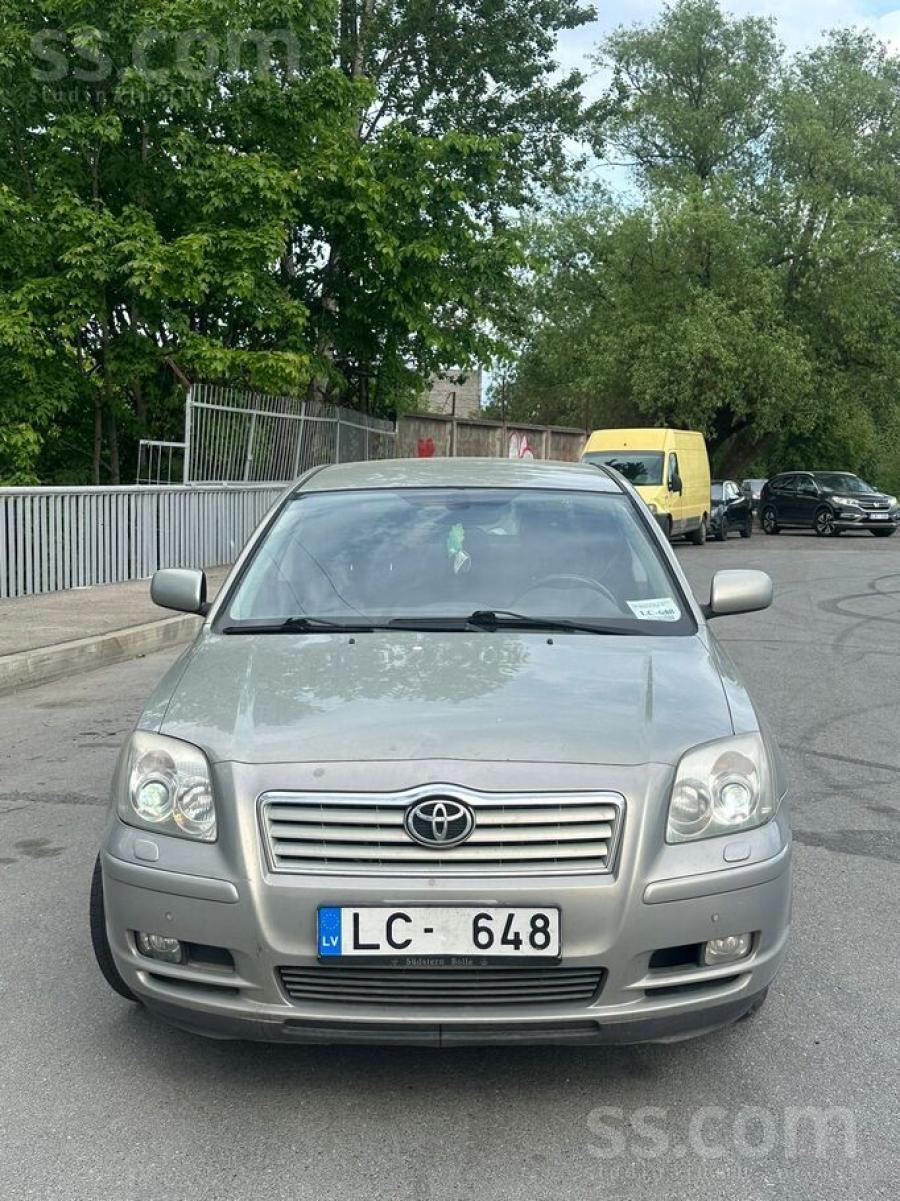 Grey Toyota Avensis 2003 in Riga, with an engine capacity of 2.00 L and mileage of 320 thousand km for 2000 €, photo 3 on AUTOMOTO.COM.LV